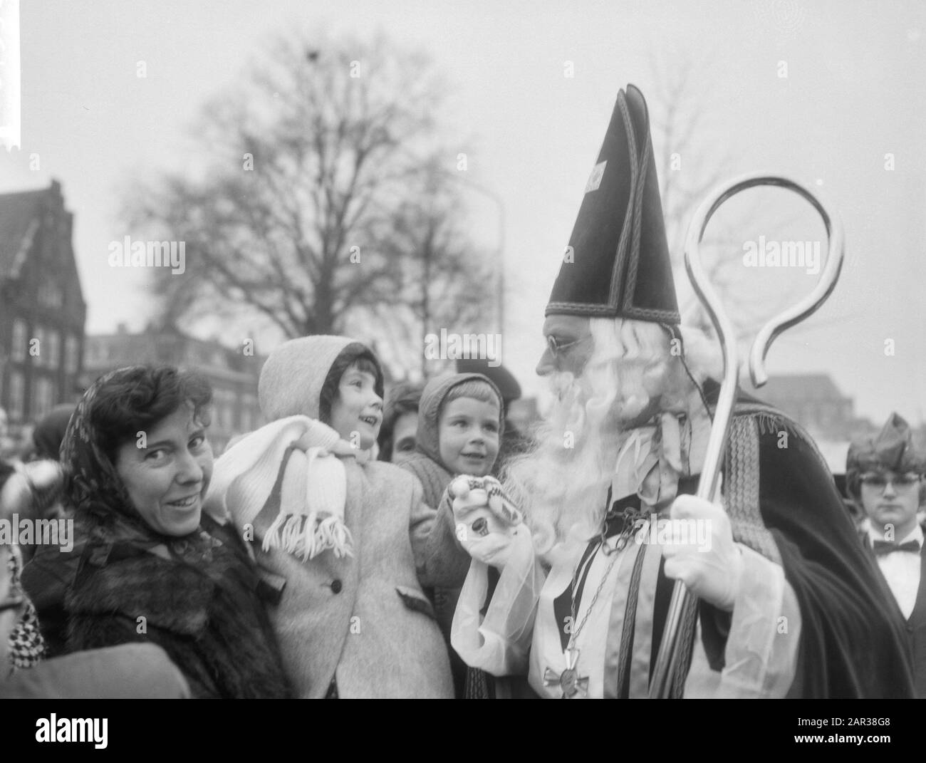 Children shaking hands Black and White Stock Photos & Images - Alamy