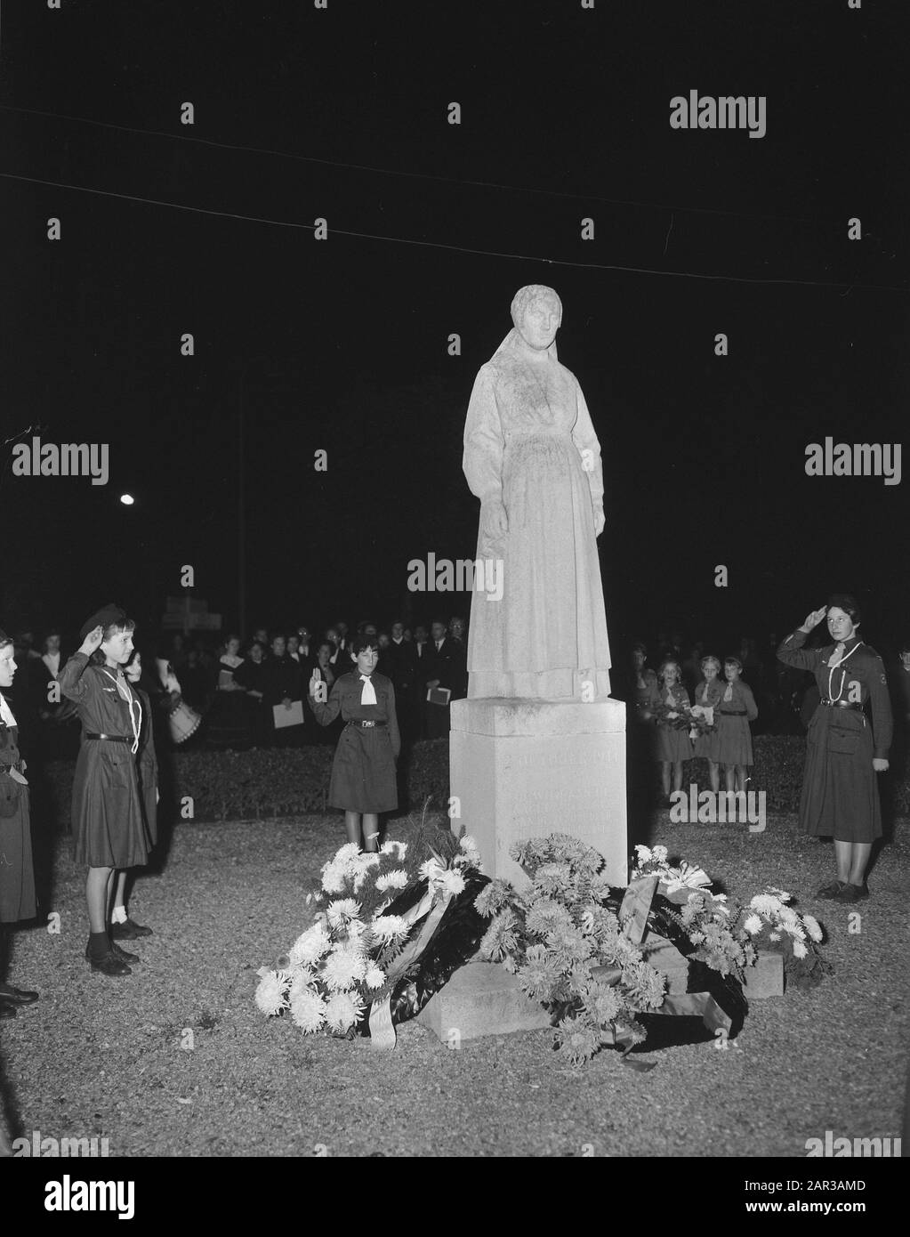 World war 1 and 2 monument Black and White Stock Photos & Images - Alamy