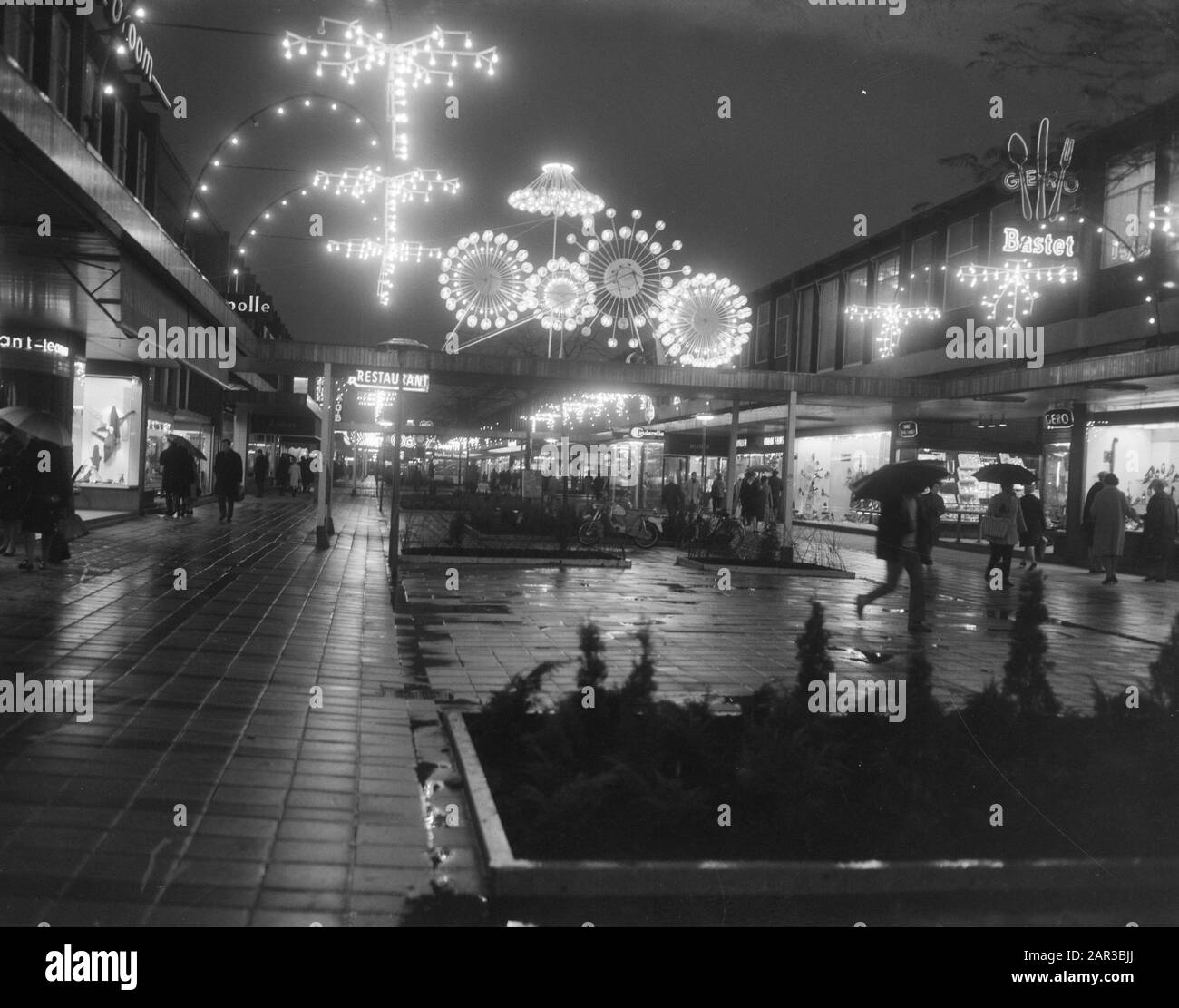 Rotterdam Shopping Street High Resolution Stock Photography and Images ...