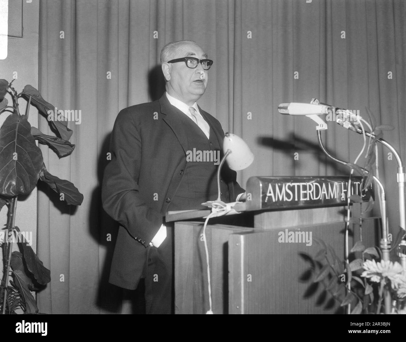 18 november 1966 hi-res stock photography and images - Alamy