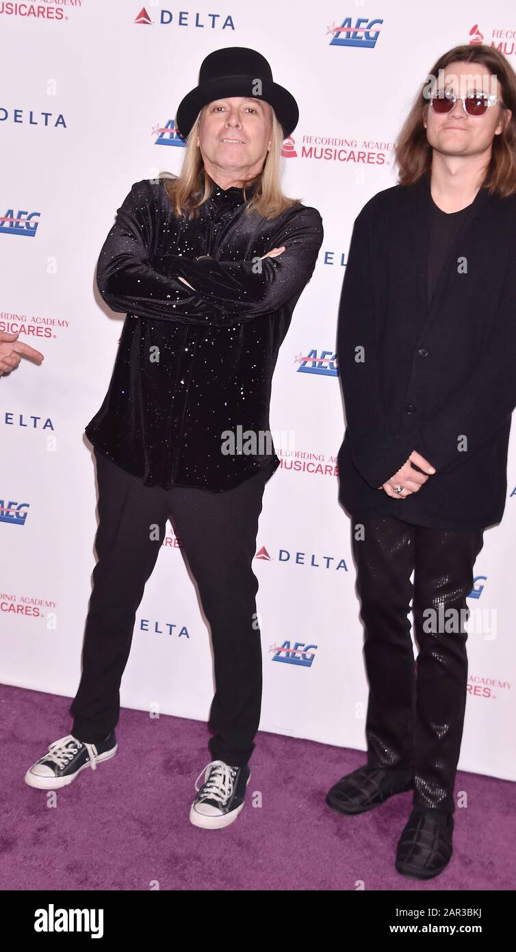 Robin zander hi-res stock photography and images - Alamy