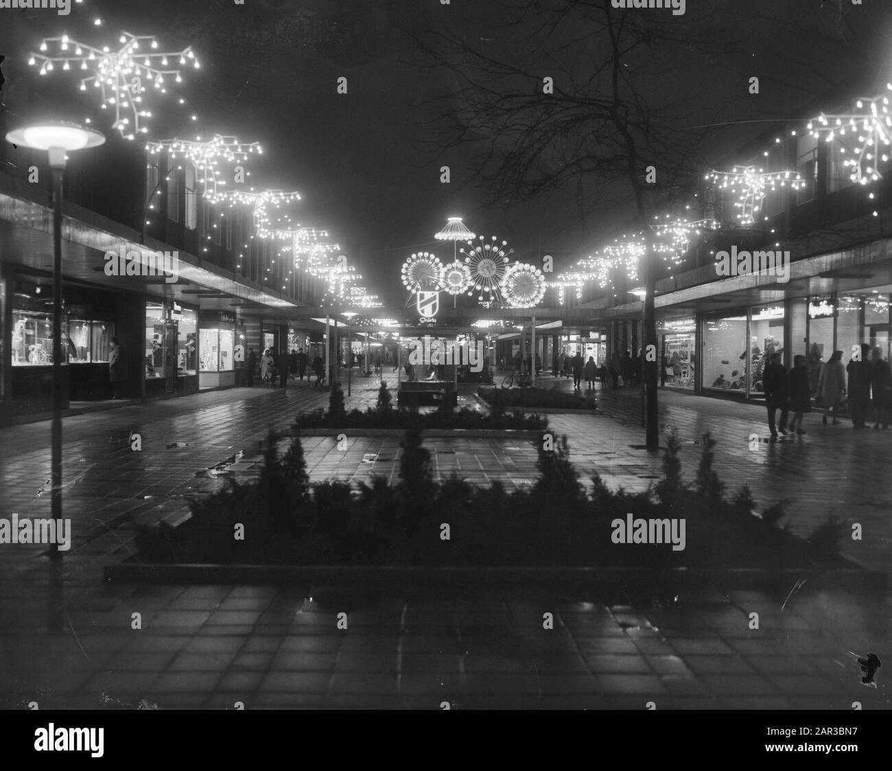 Christmas shopping in festive Black and White Stock Photos & Images - Alamy