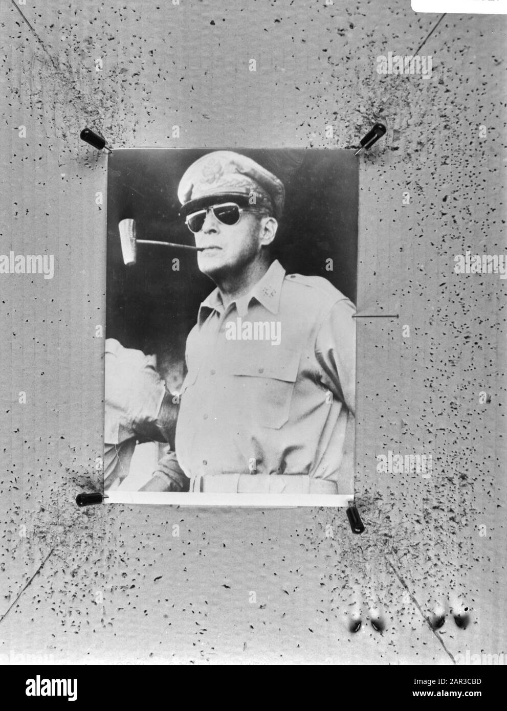 American generals world war ii hi-res stock photography and images - Alamy