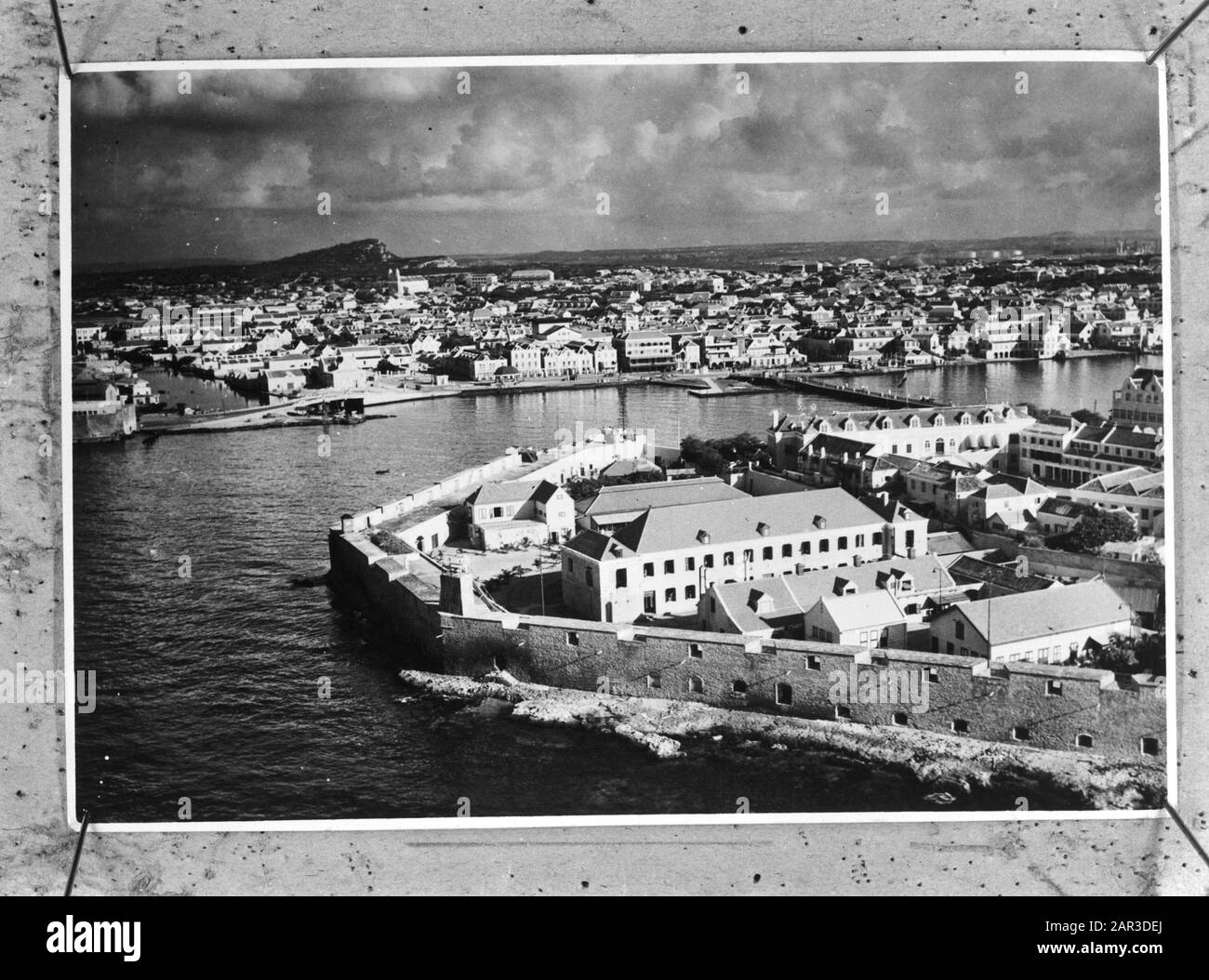 Wi [West Indies]/Anefo London series Harbour entrance, Curacao, Dutch ...