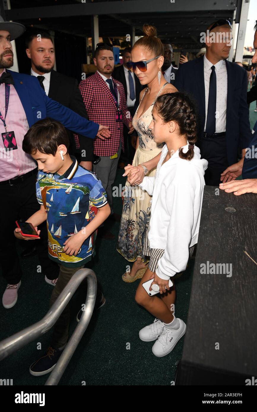 Emme maribel muniz and maximilian david muniz hi-res stock photography ...