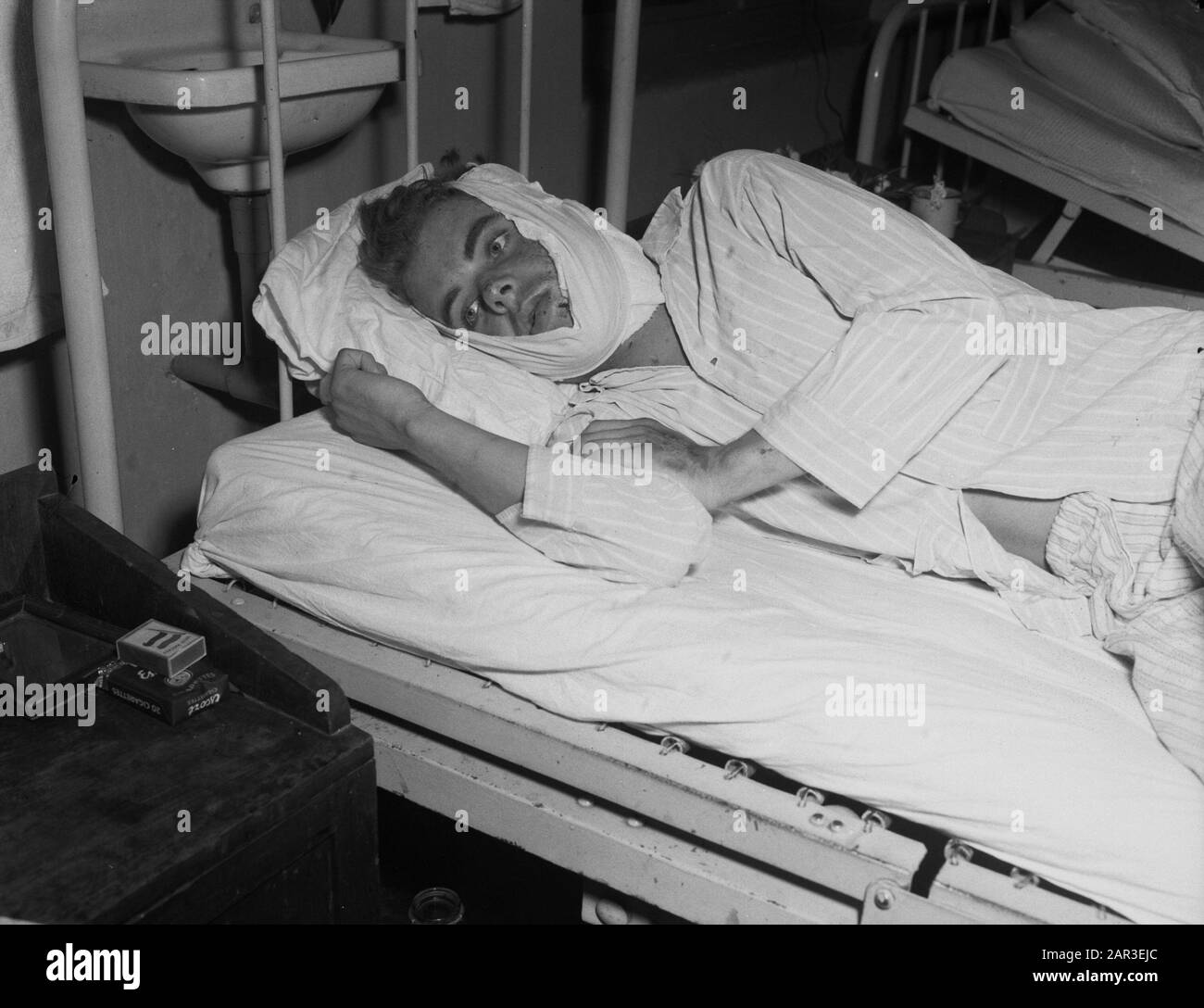 Soldier face injury Black and White Stock Photos & Images - Alamy