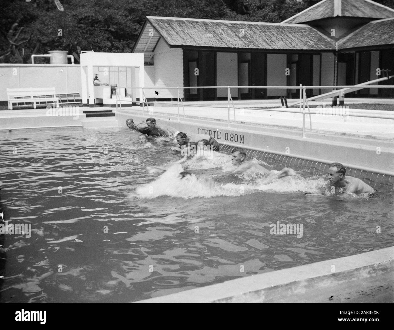 [Dutch soldiers in a swimming pool] Date: 1947/01/01 Location ...