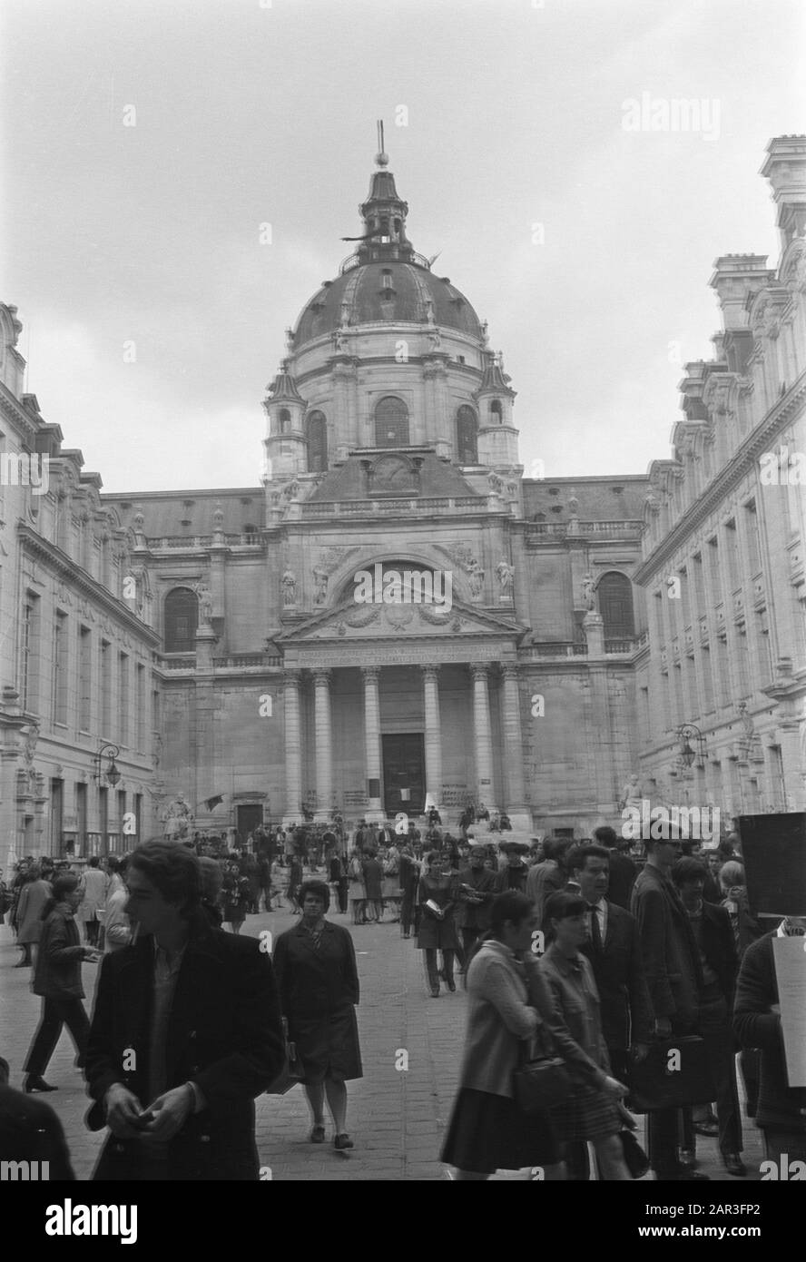 1968 student protest at the sorbonne hi-res stock photography and ...