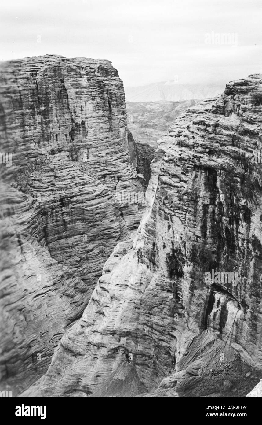 Surface rocks Black and White Stock Photos & Images - Alamy