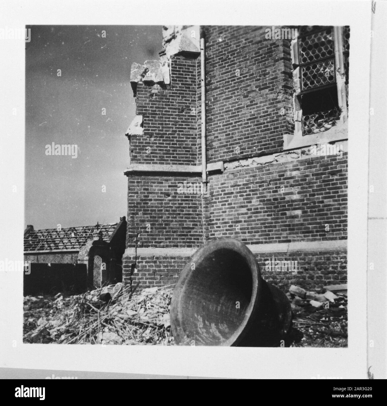 1945 wreckage church in war hi-res stock photography and images - Alamy