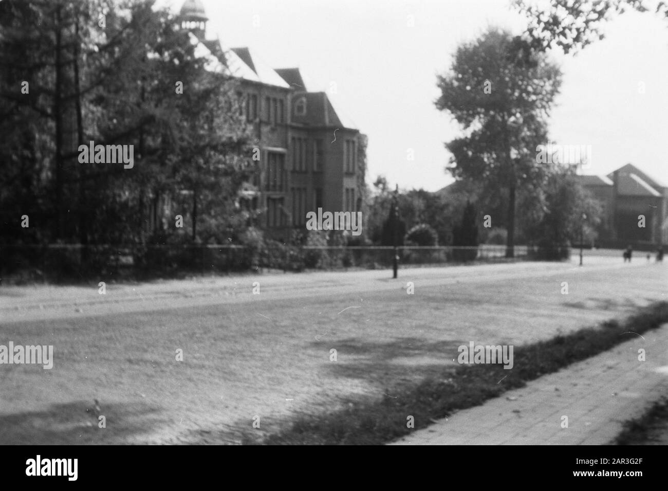 buildings and monuments KNHM, main buildings, side facades Date: 1950 ...