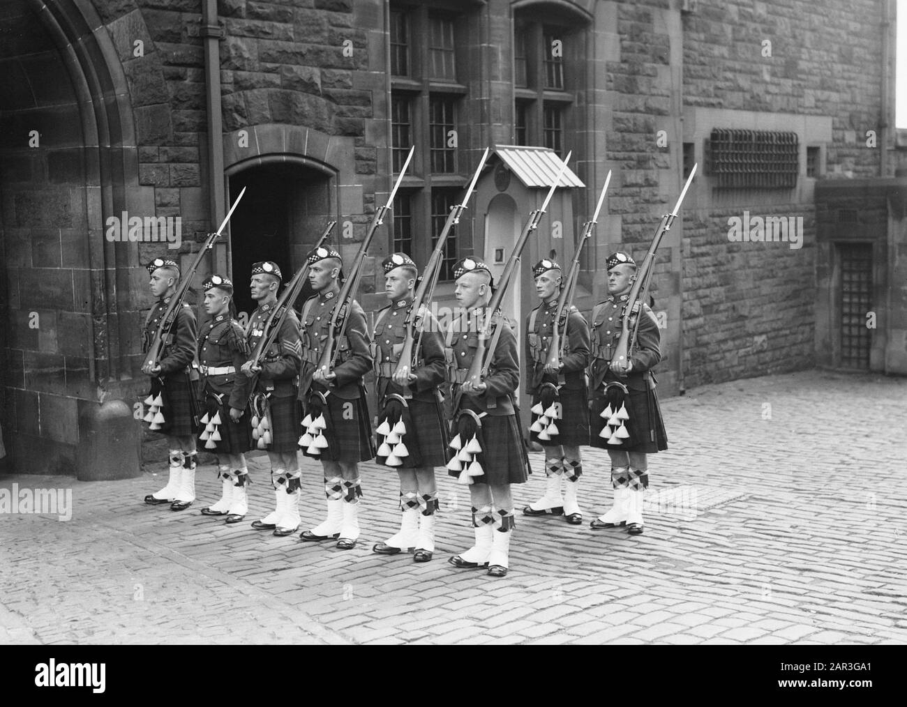 Scotland - Barracks Edinburgh Castle Soldiers are on guard Annotation ...