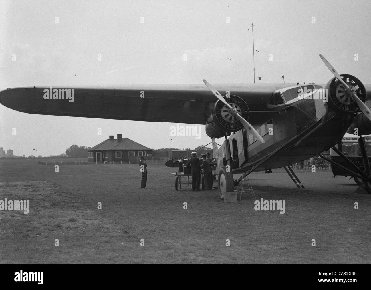 KLM Fokker Lark in Hull The KLM passenger aircraft the Fokker F-XII ...