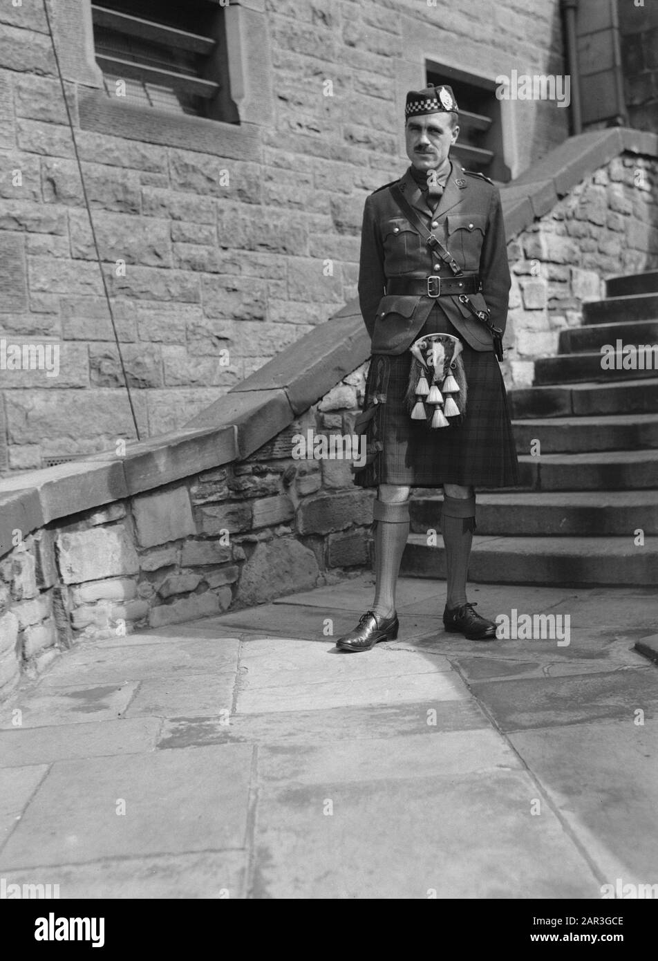 Scotland - Barracks Edinburgh Castle Portrait of Lieutenant Campbell ...