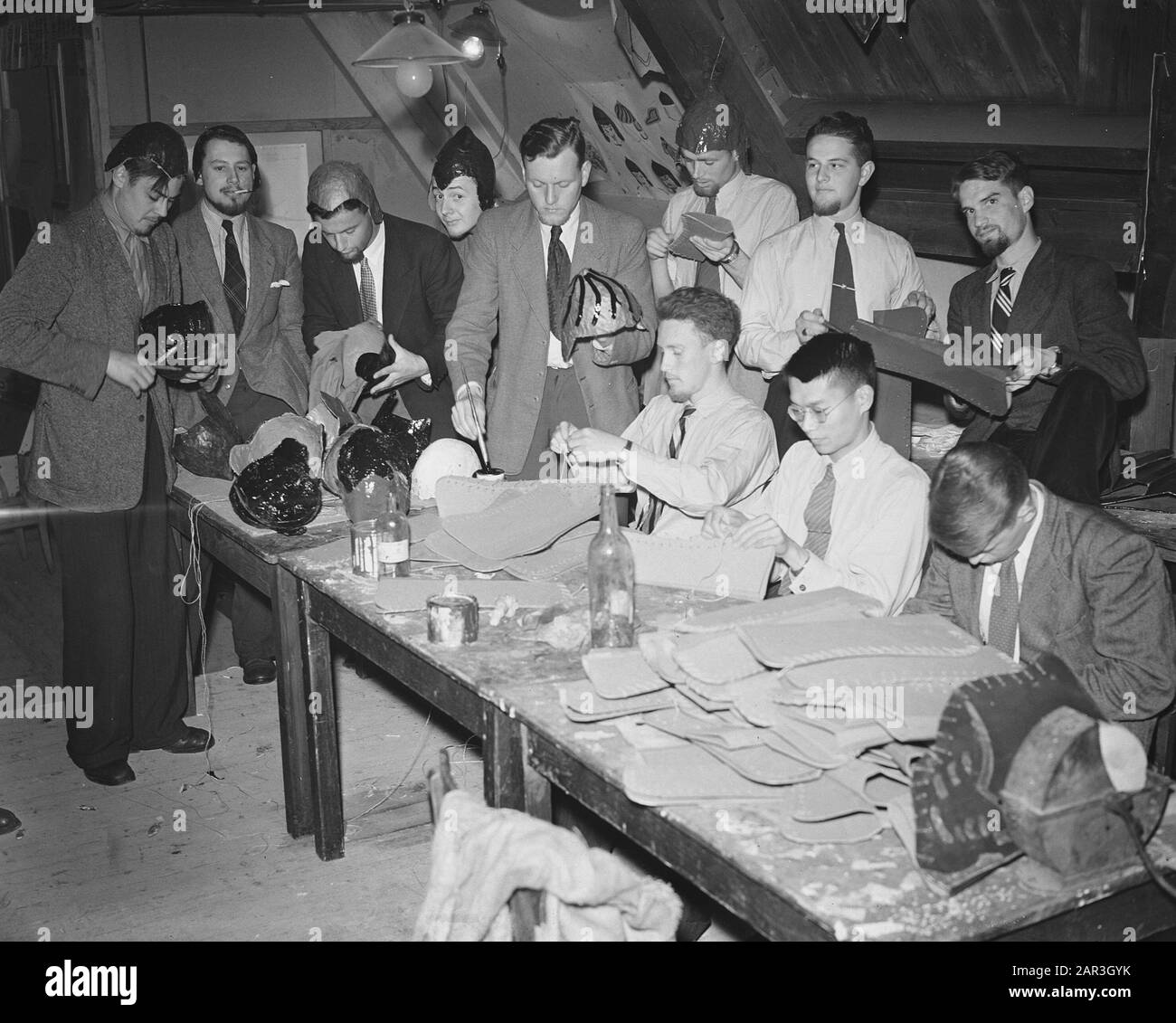 Community game setup hi-res stock photography and images - Alamy