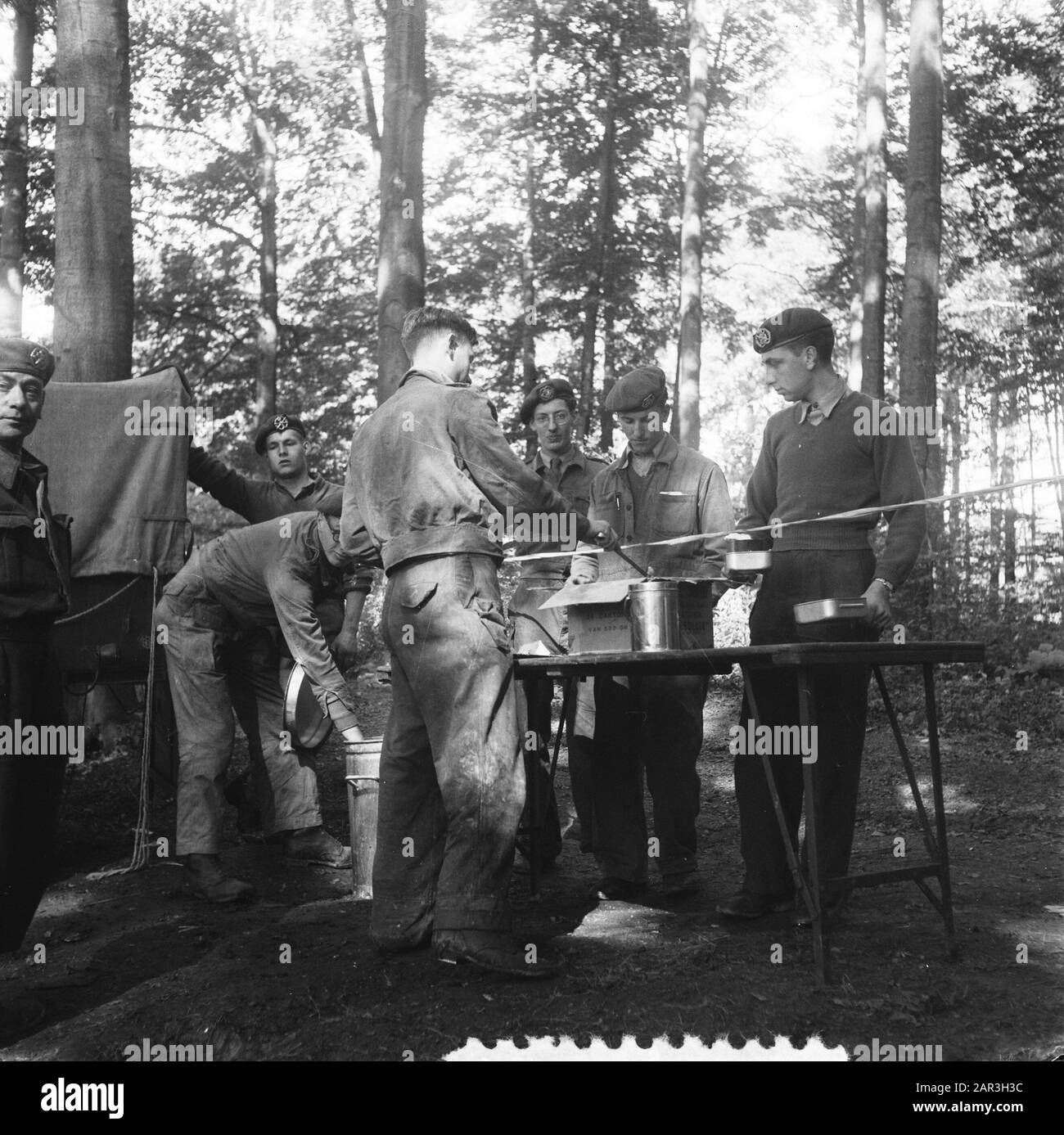 Military exercise holt fast hi-res stock photography and images - Alamy