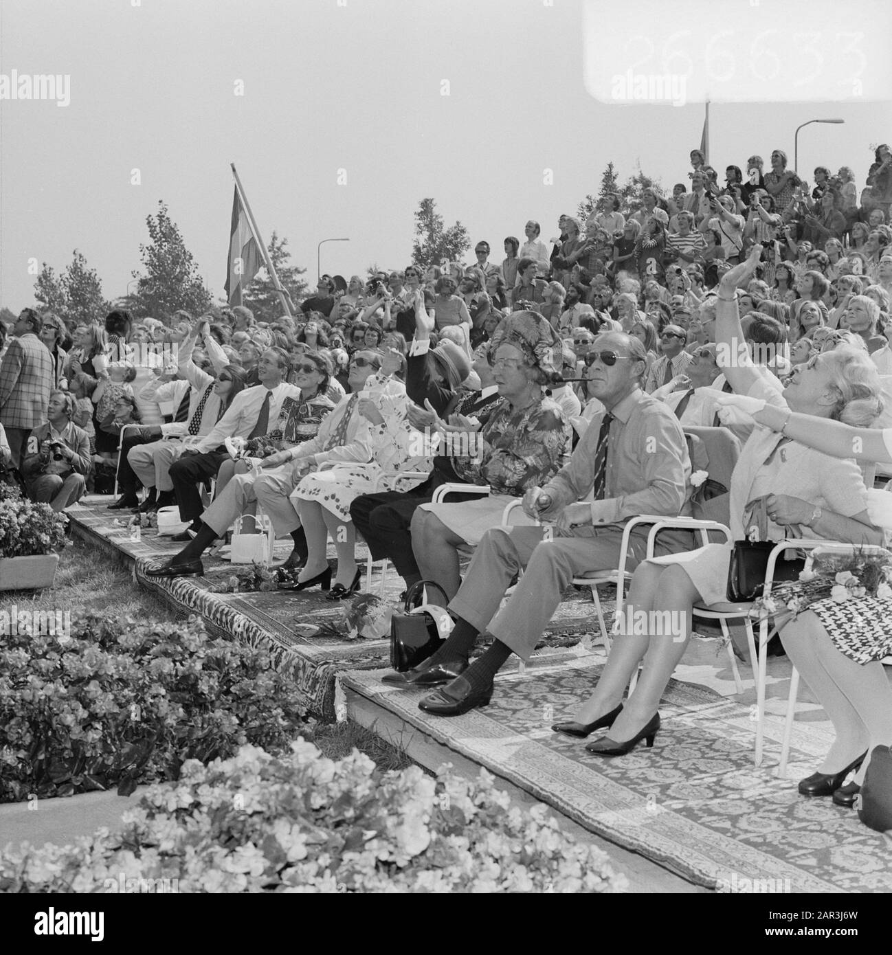 Royal family celebrates silver jubilee hi-res stock photography and ...