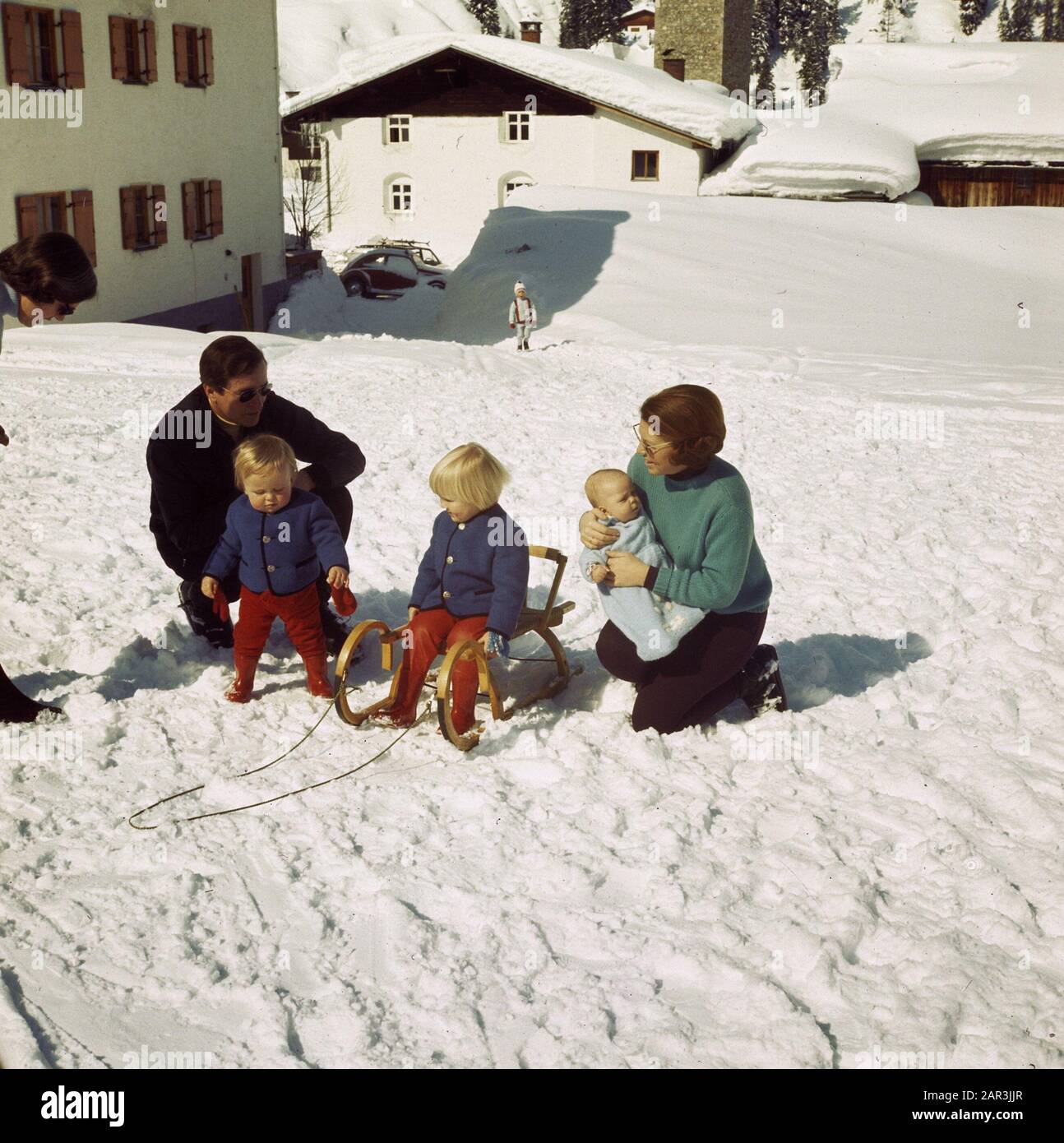 Princess Beatrix, Prince Claus and children for winter sports in Lech ...