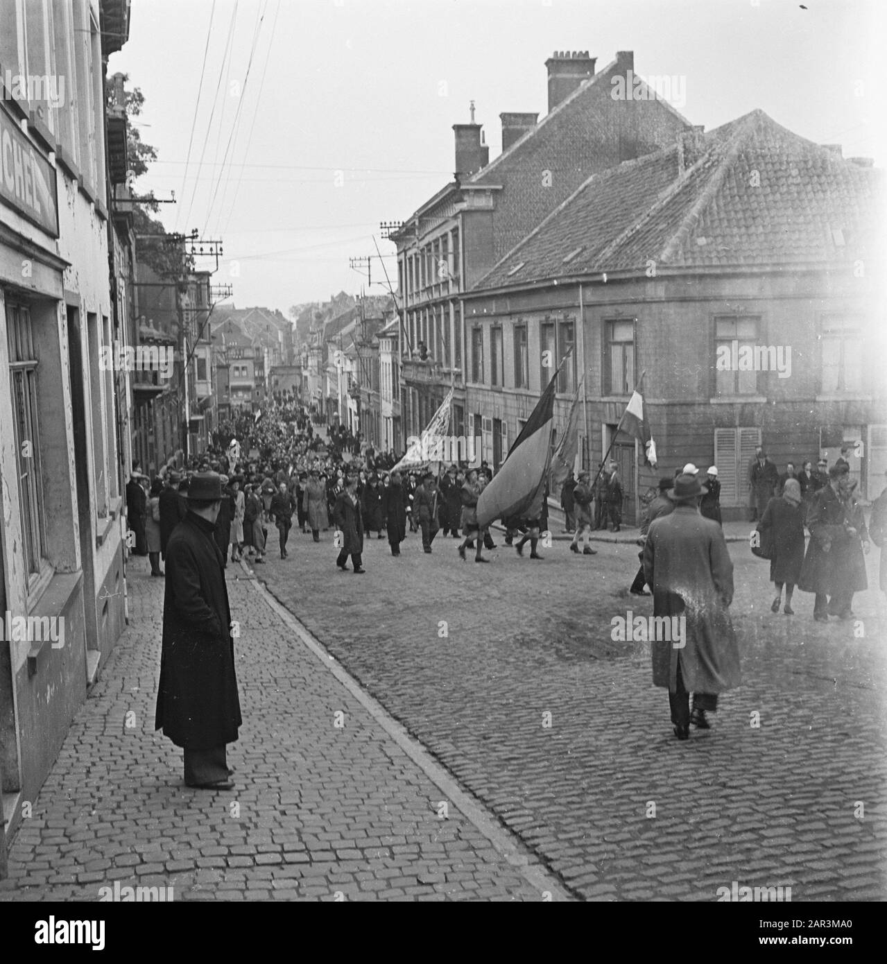 Liberation festivals: Belgium Geraardsbergen Children's party of Dutch ...