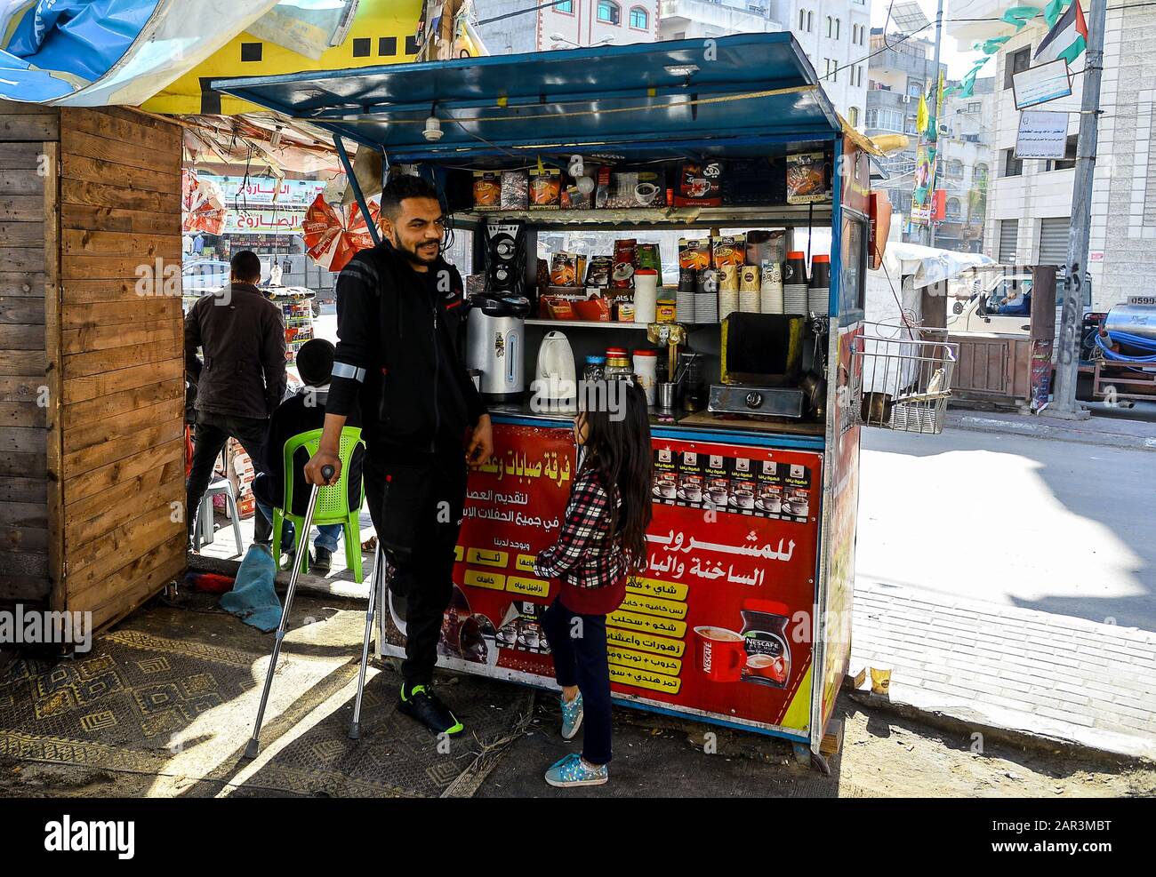 A child sells tea hi-res stock photography and images - Alamy
