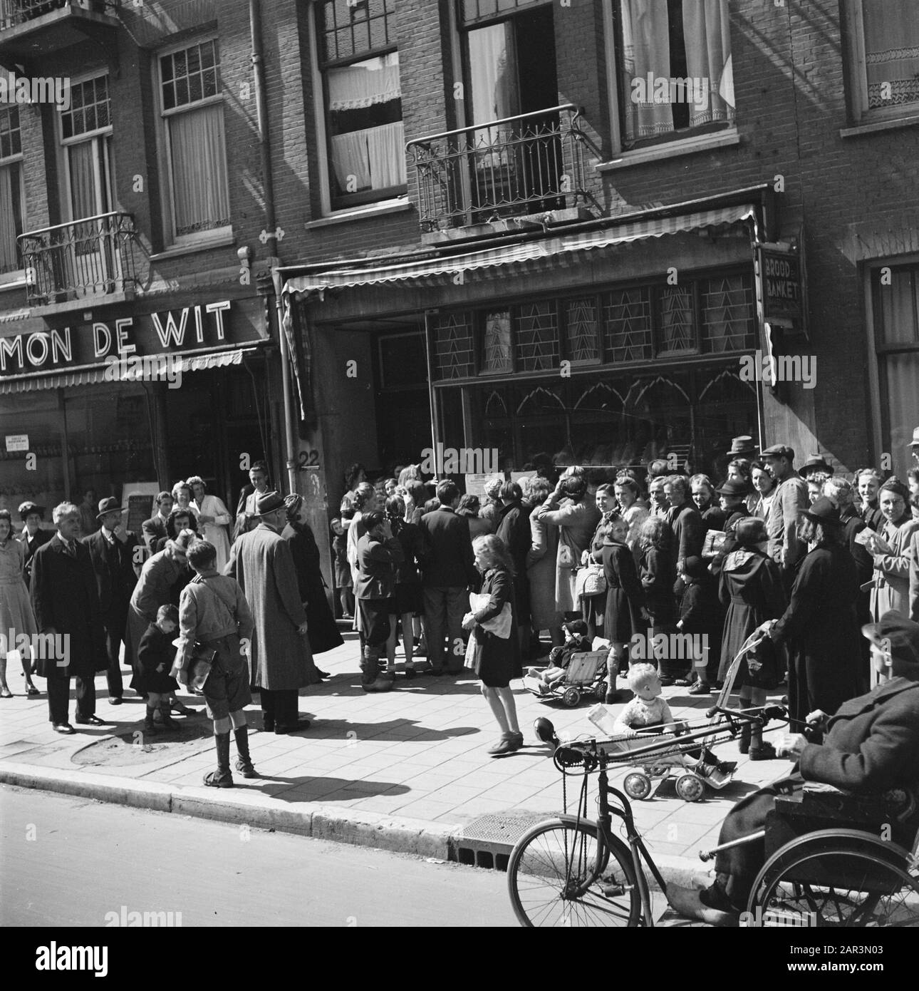 Food reaction Black and White Stock Photos & Images - Alamy