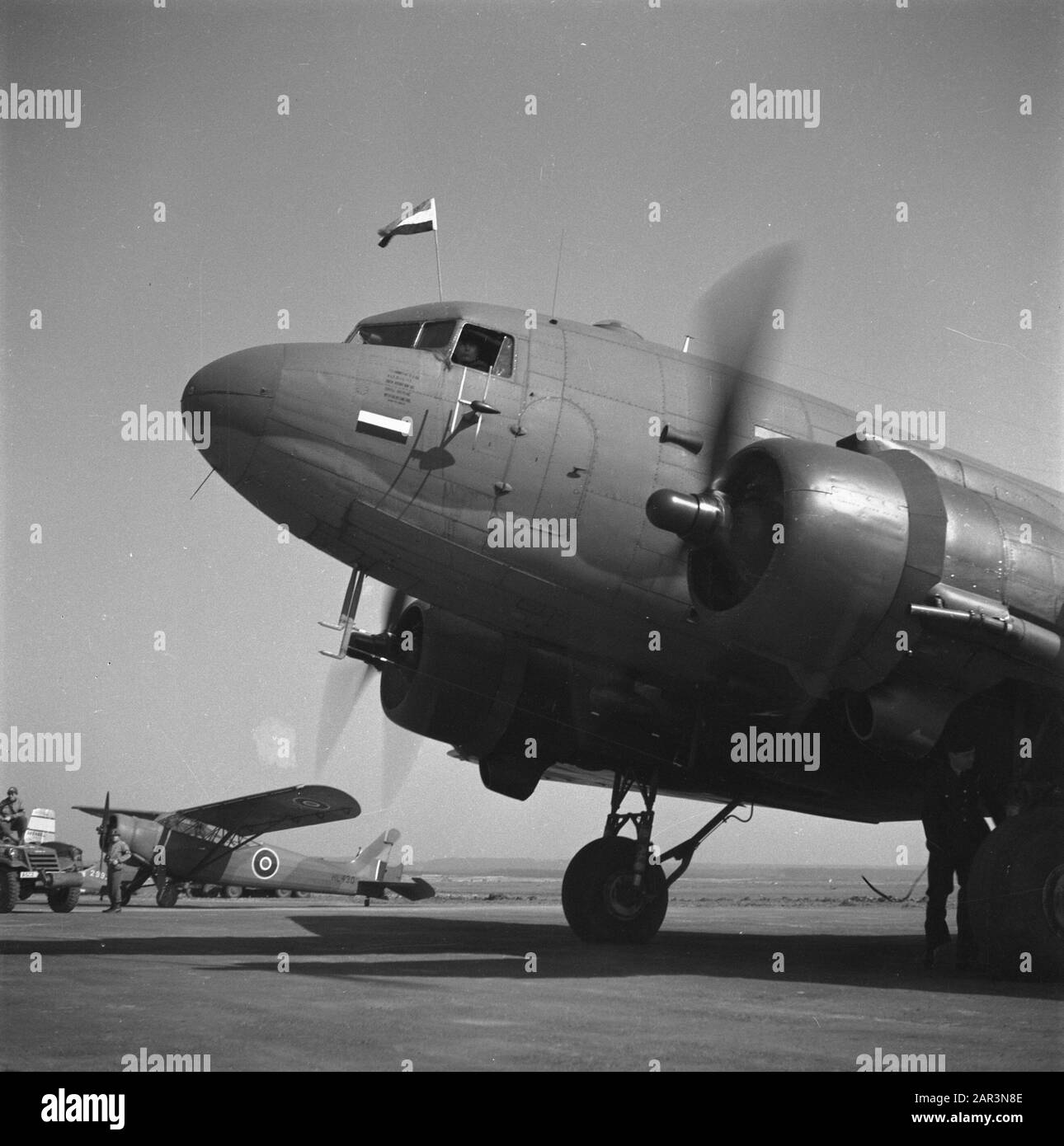 Royal navy aviation service hi-res stock photography and images - Alamy