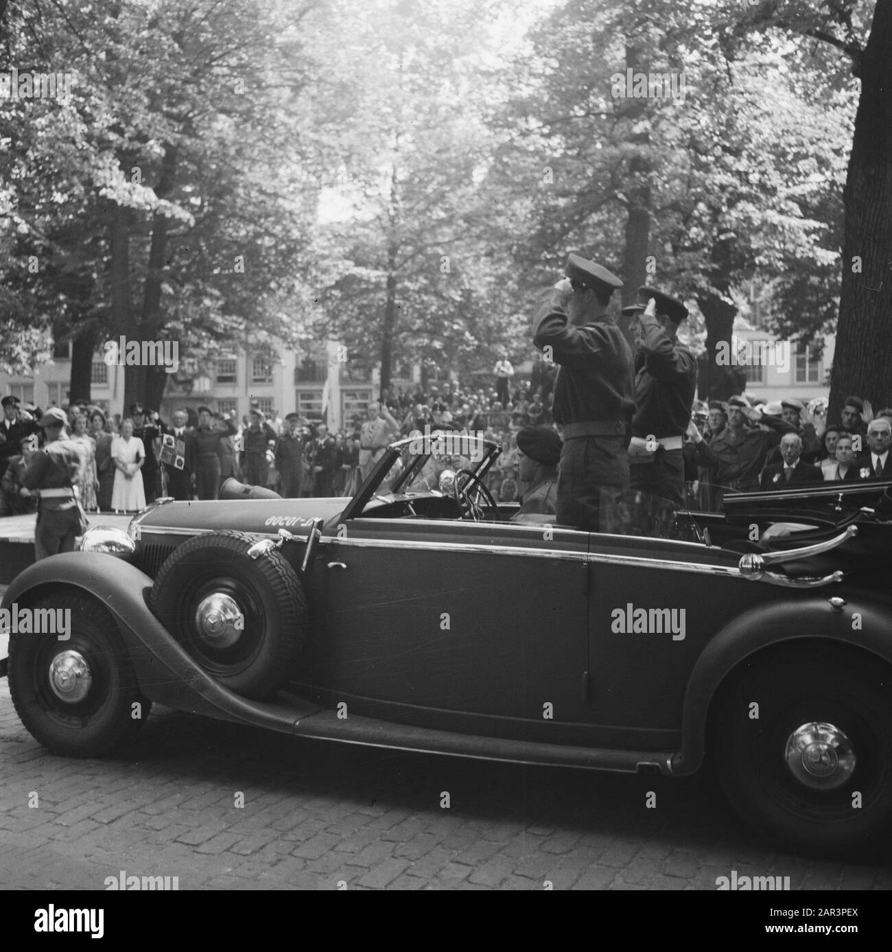 Wartime greetings Black and White Stock Photos & Images - Alamy