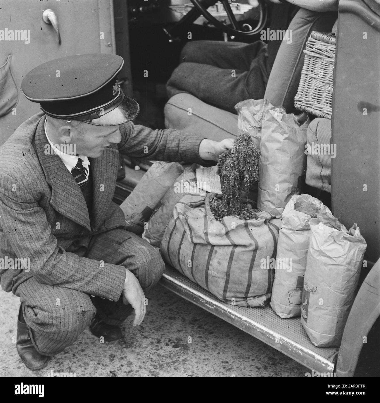 Tobacco scarcity hi-res stock photography and images - Alamy