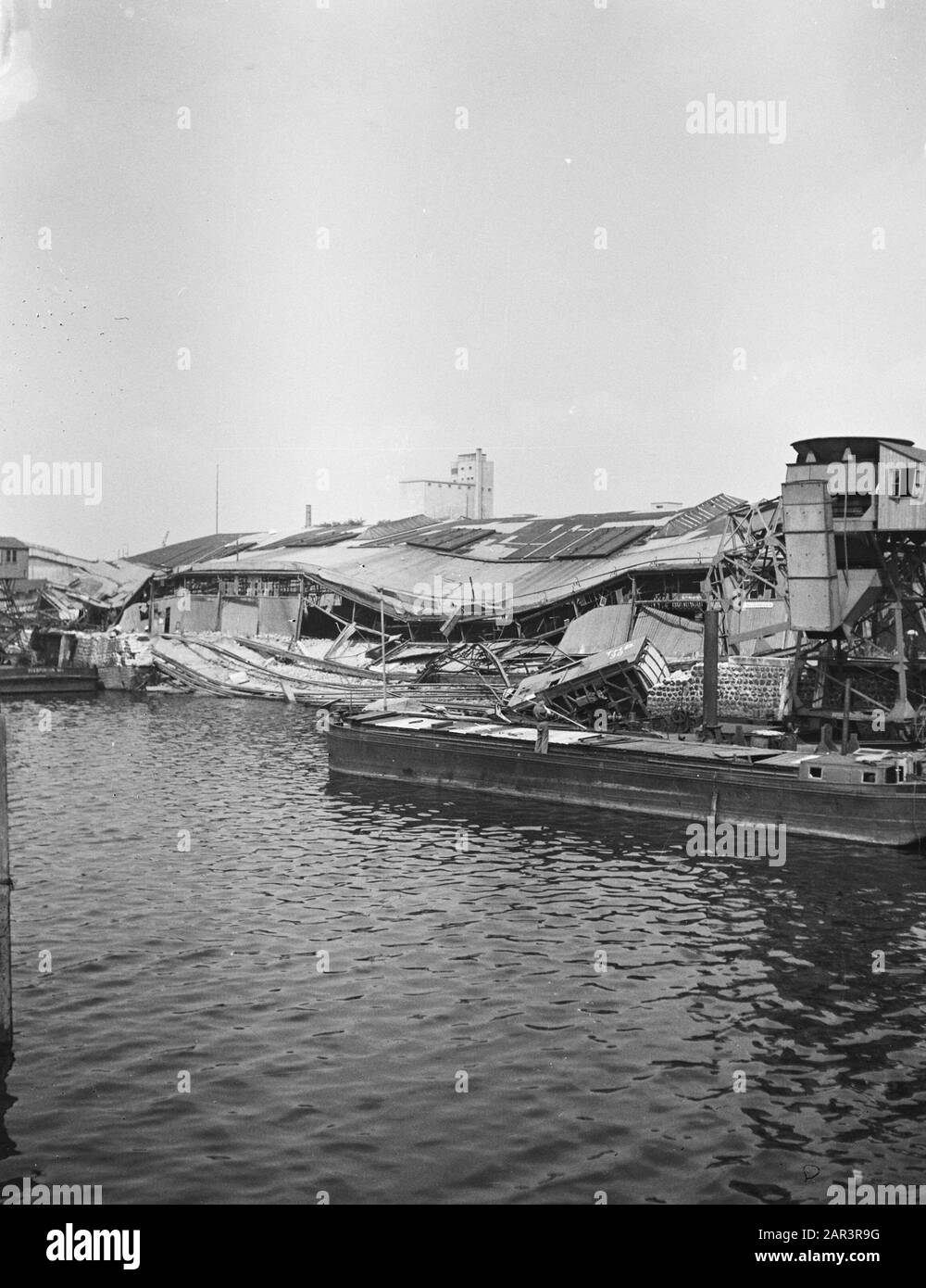 Devastations Rotterdam harbour (1945) second world war, destruction ...