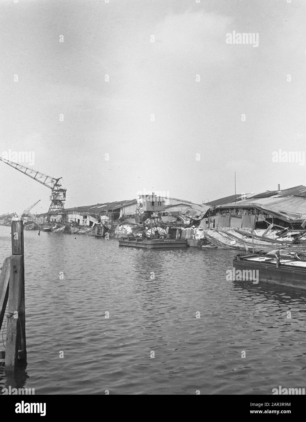 Devastations Rotterdam harbour (1945) second world war, destruction ...