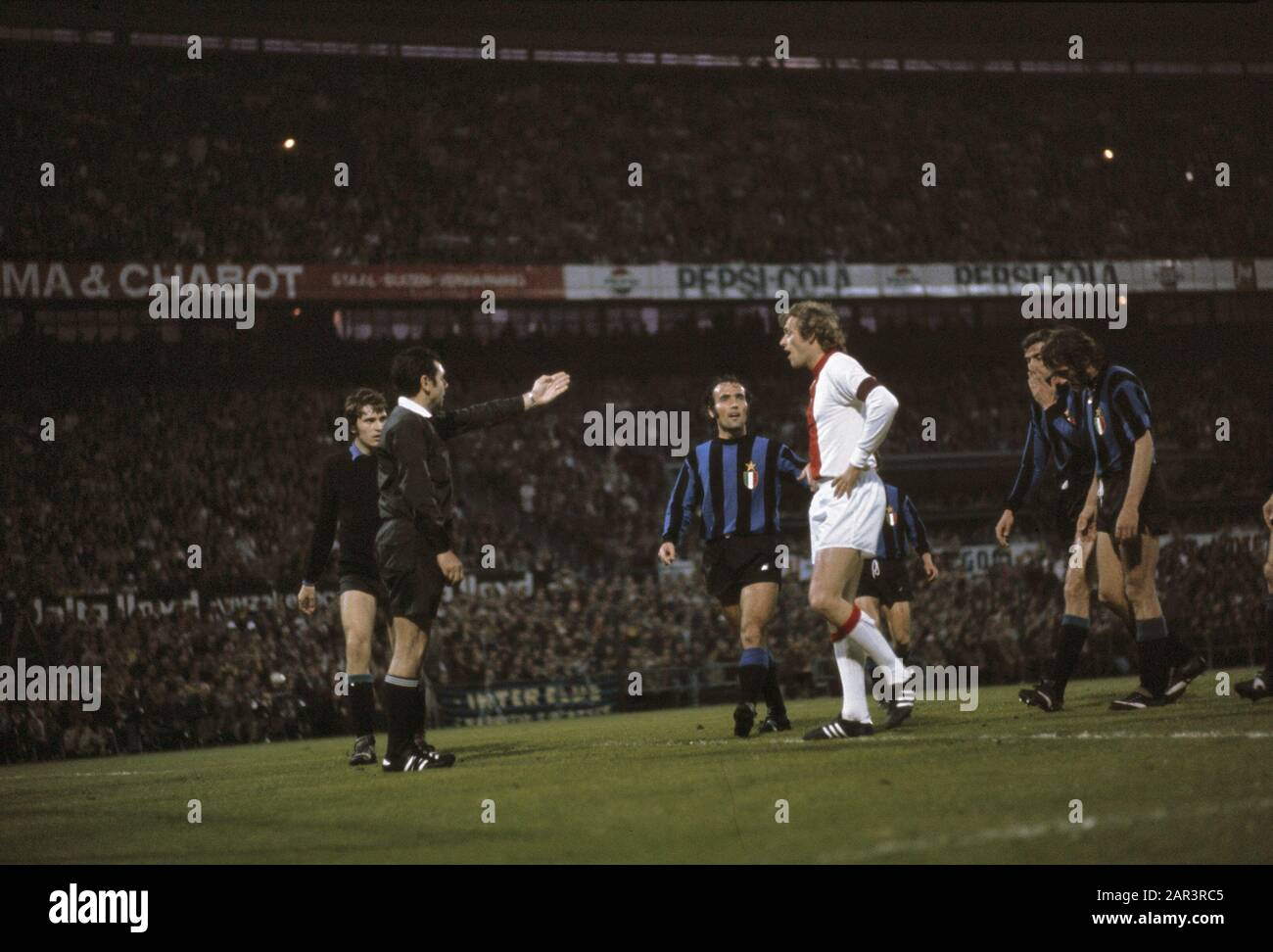 Feijenoord referee hi-res stock photography and images - Alamy