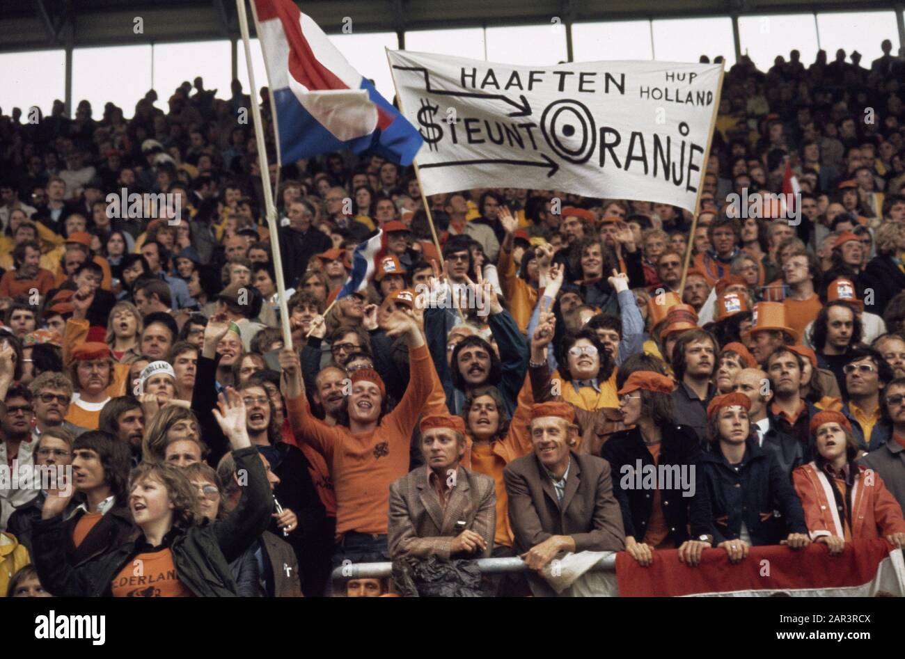 Dutch supporters during World Football Championships 1974 Date: April ...