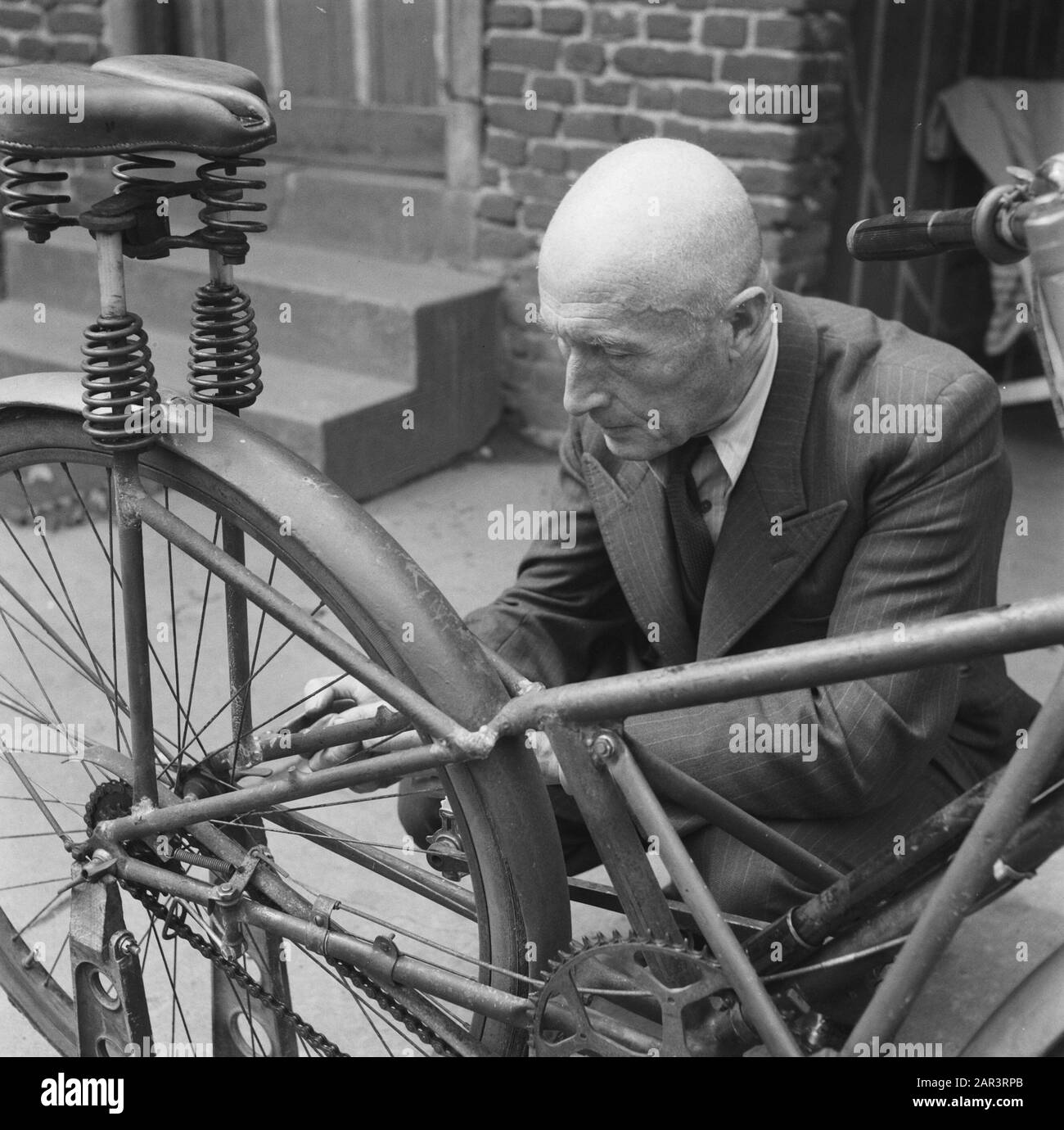 War inventions hi-res stock photography and images - Alamy