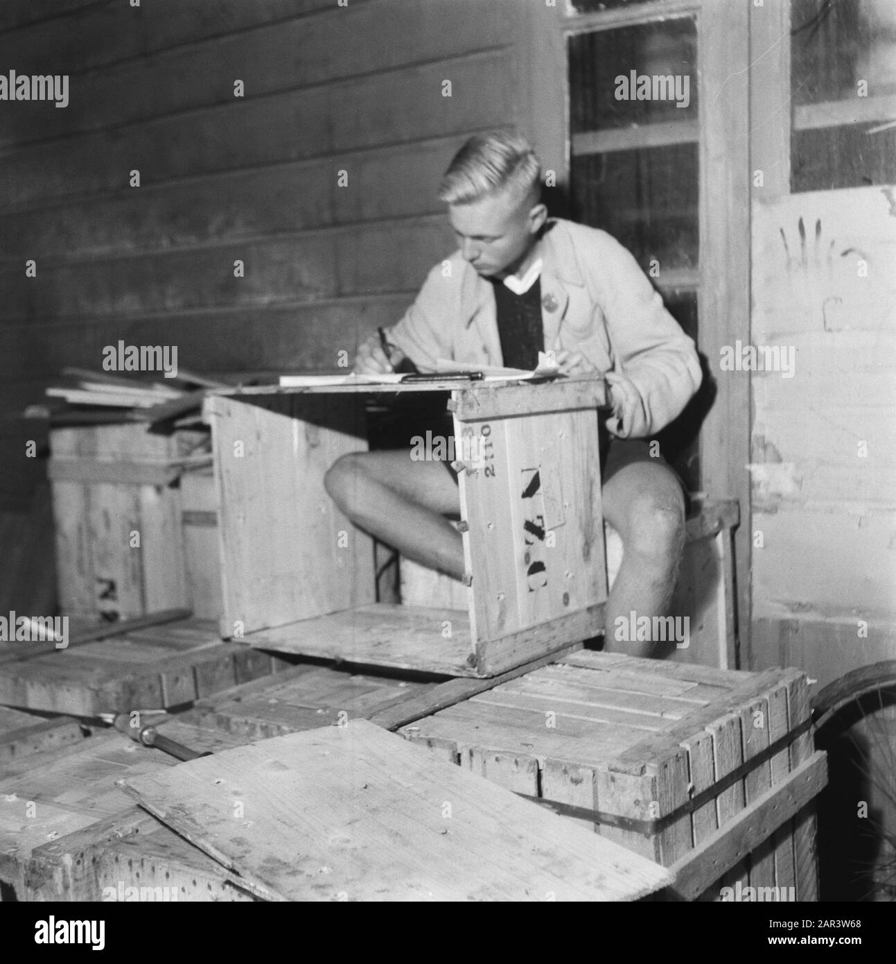 Chest shipment Black and White Stock Photos & Images - Alamy