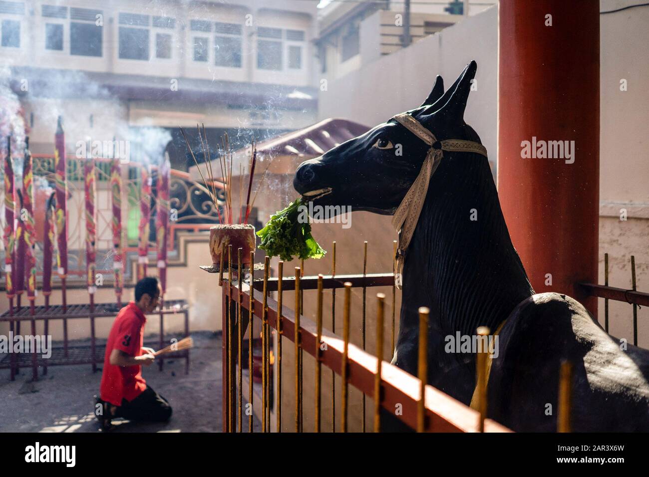 Burning man festival temple hi-res stock photography and images - Alamy