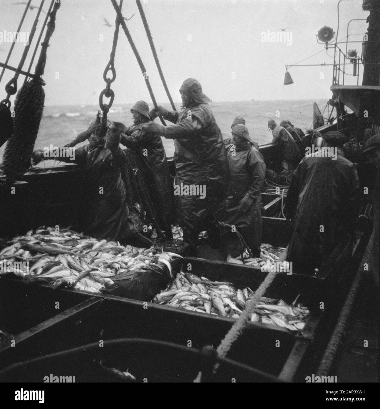 Fishing chains Black and White Stock Photos & Images - Alamy