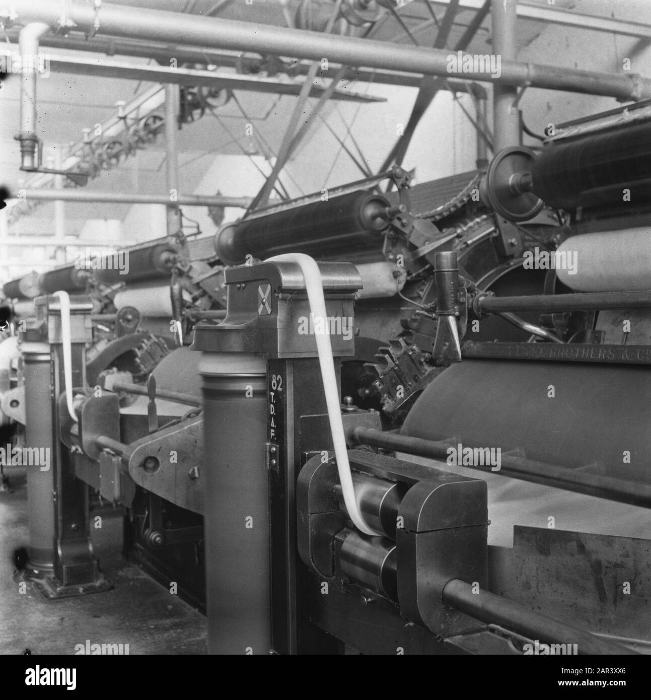 Machine spun yarn hi-res stock photography and images - Alamy
