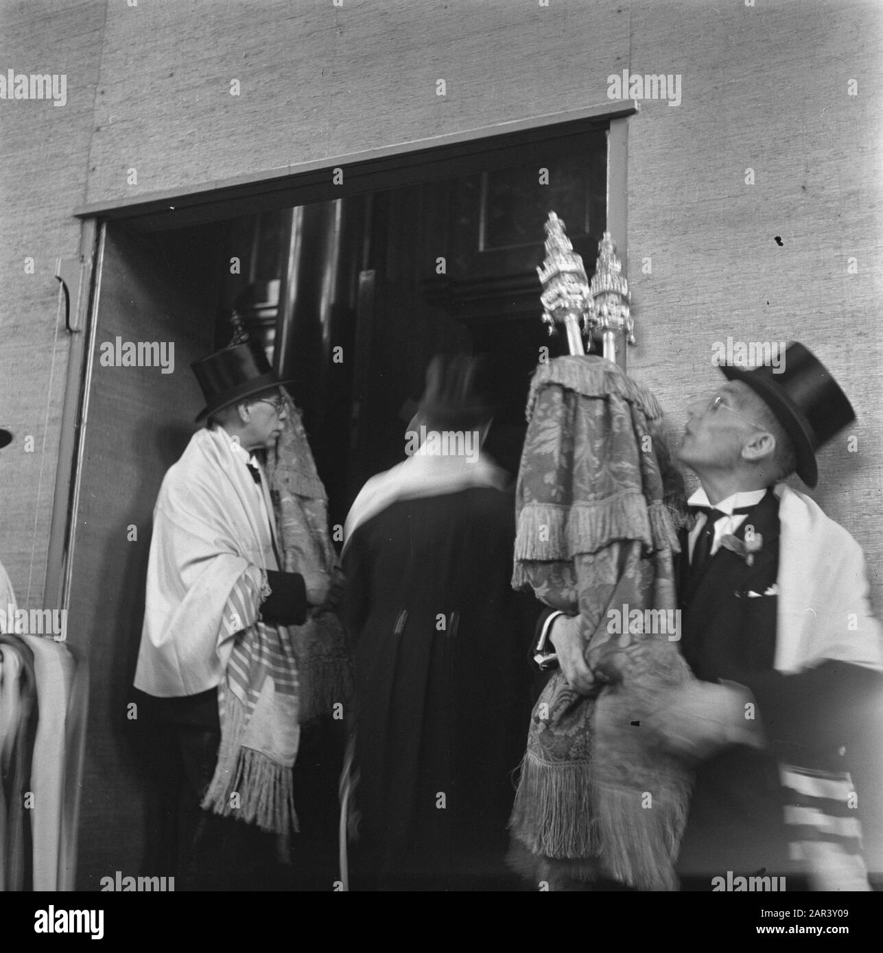 Rebuilding after wwii hi-res stock photography and images - Alamy