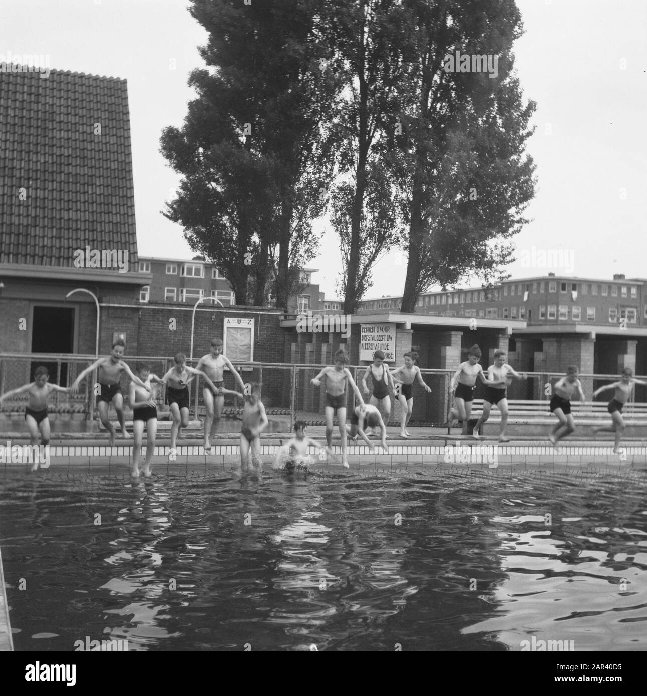 Opening pool Date: May 18, 1946 Keywords: Openings, swimming pools ...