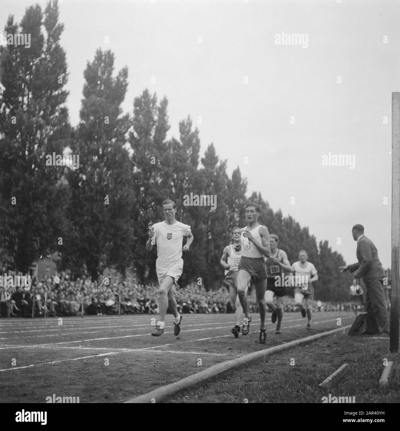 International cinder track athletics competitions hi-res stock ...