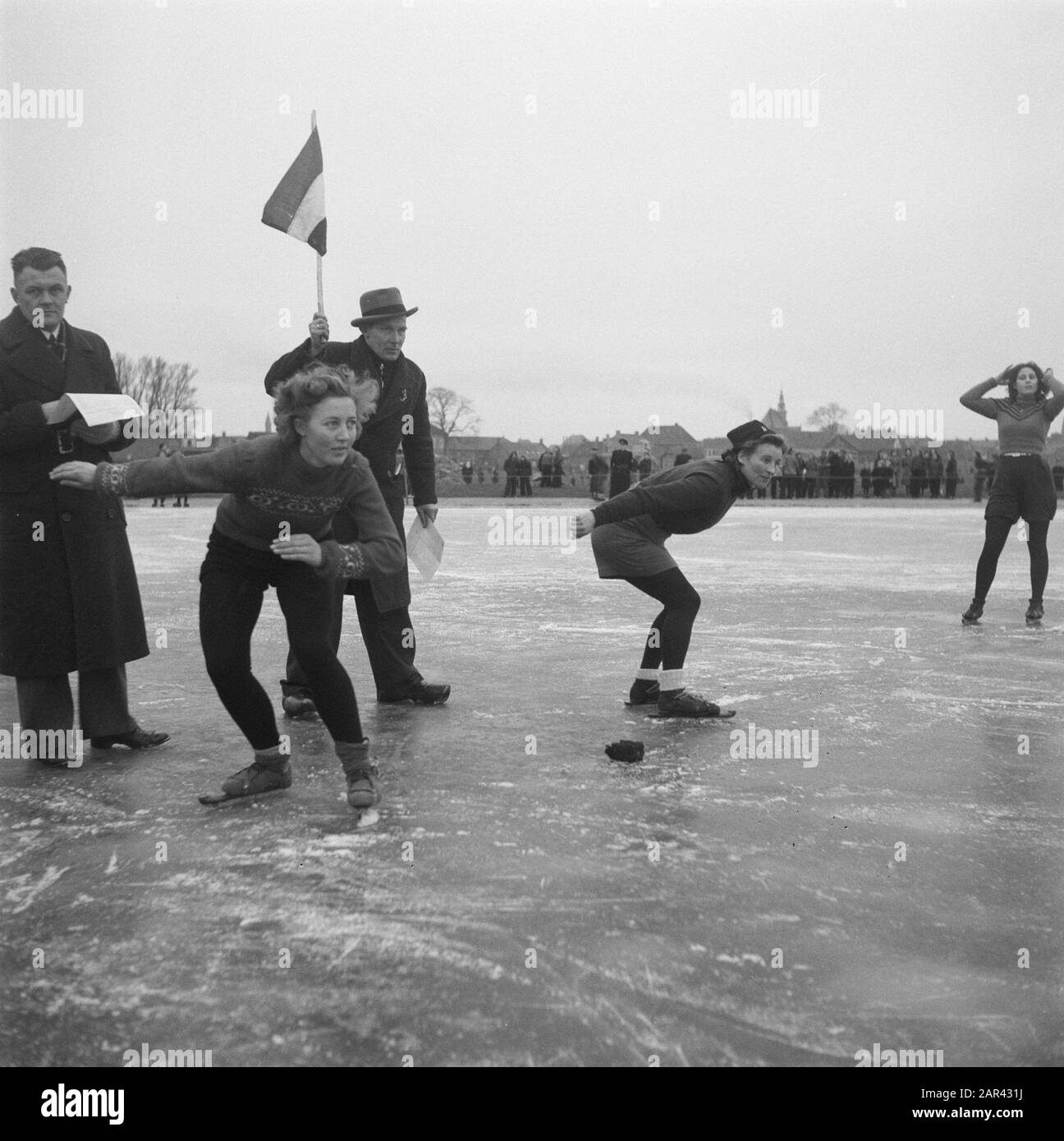 Women's skating Black and White Stock Photos & Images - Alamy