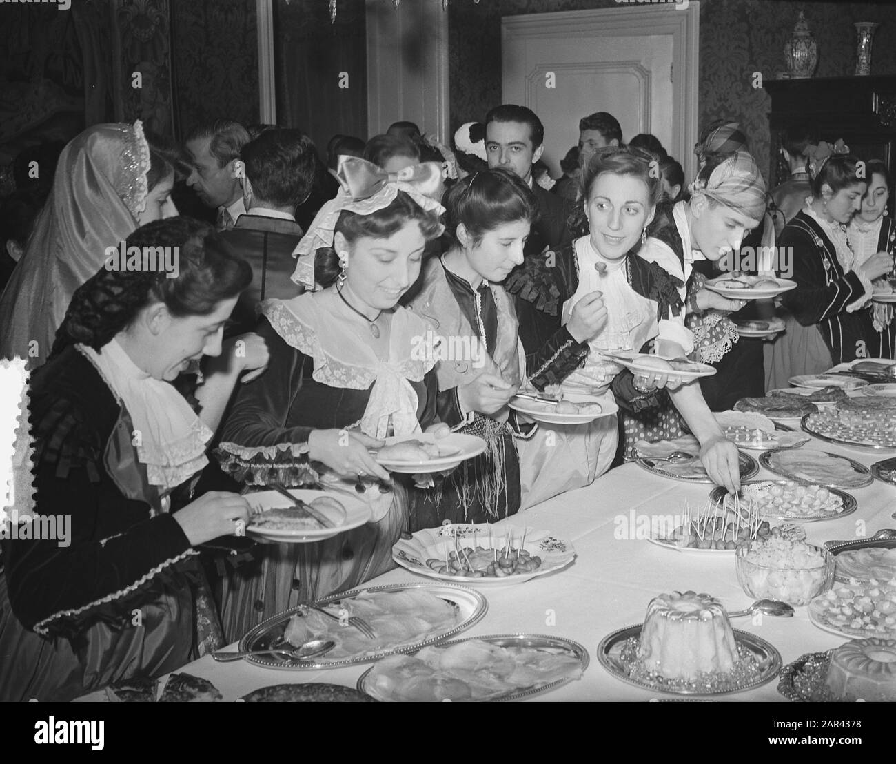 At the spanish legation hi-res stock photography and images - Alamy