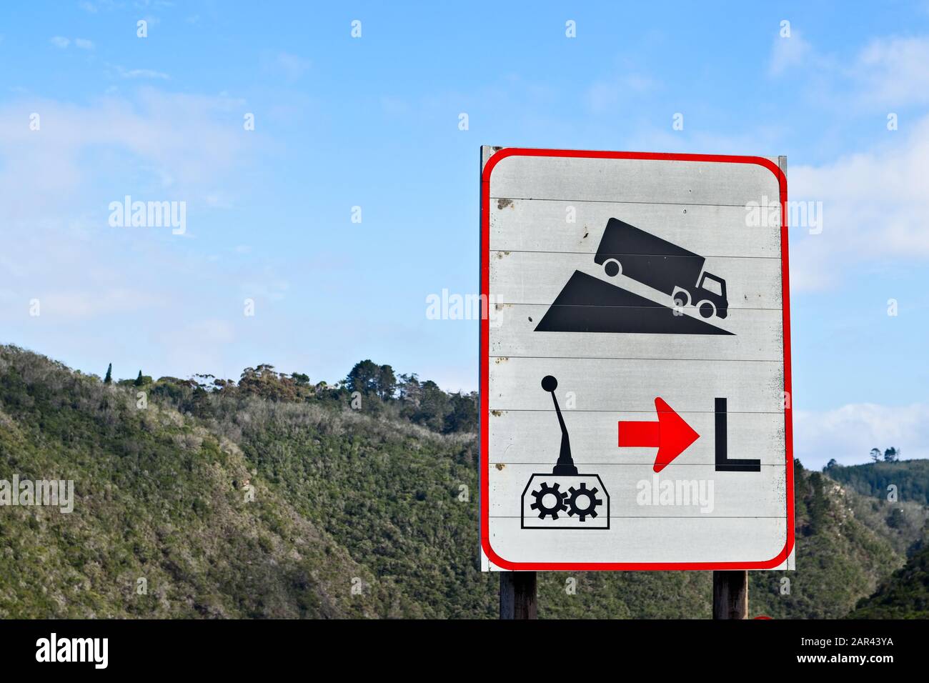 All trucks to use a low gear traffic sign Stock Photo - Alamy