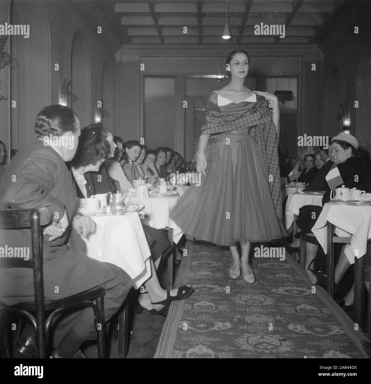 Balmain fashion hi-res stock photography and images - Alamy