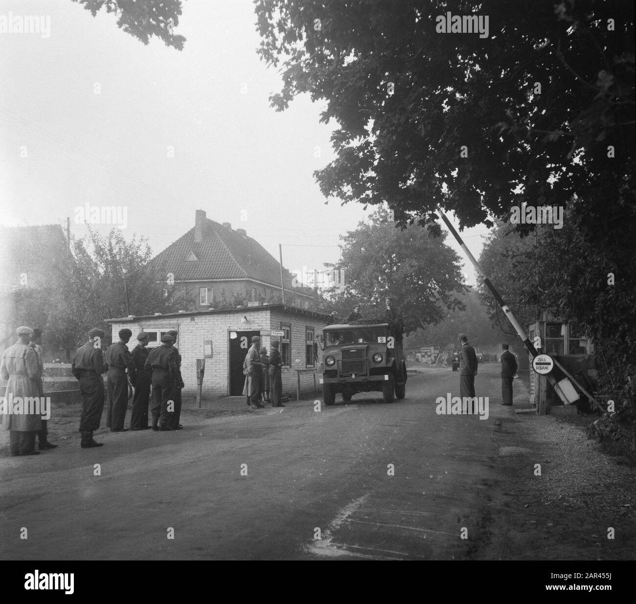 Dutch troops practice in West Germany passing from border at Gronau ...