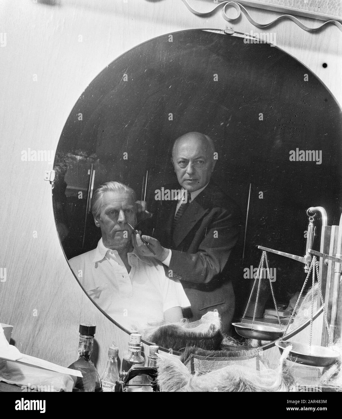 Assignment Volkstoneel Ben Groeneveld at dressing table (Michels Date ...