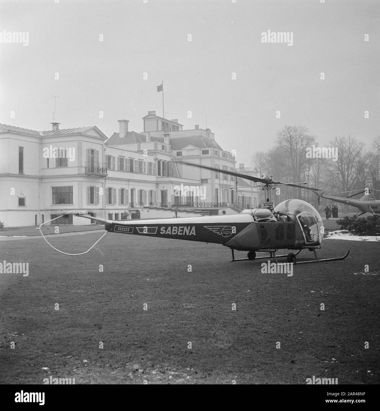 Helicopter activity Black and White Stock Photos & Images - Alamy