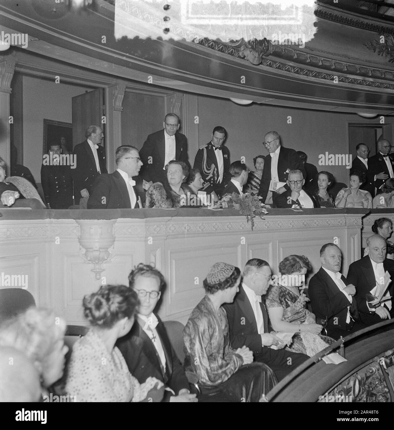 Book week 1953 Opening night book week with Queen Juliana and Prince ...