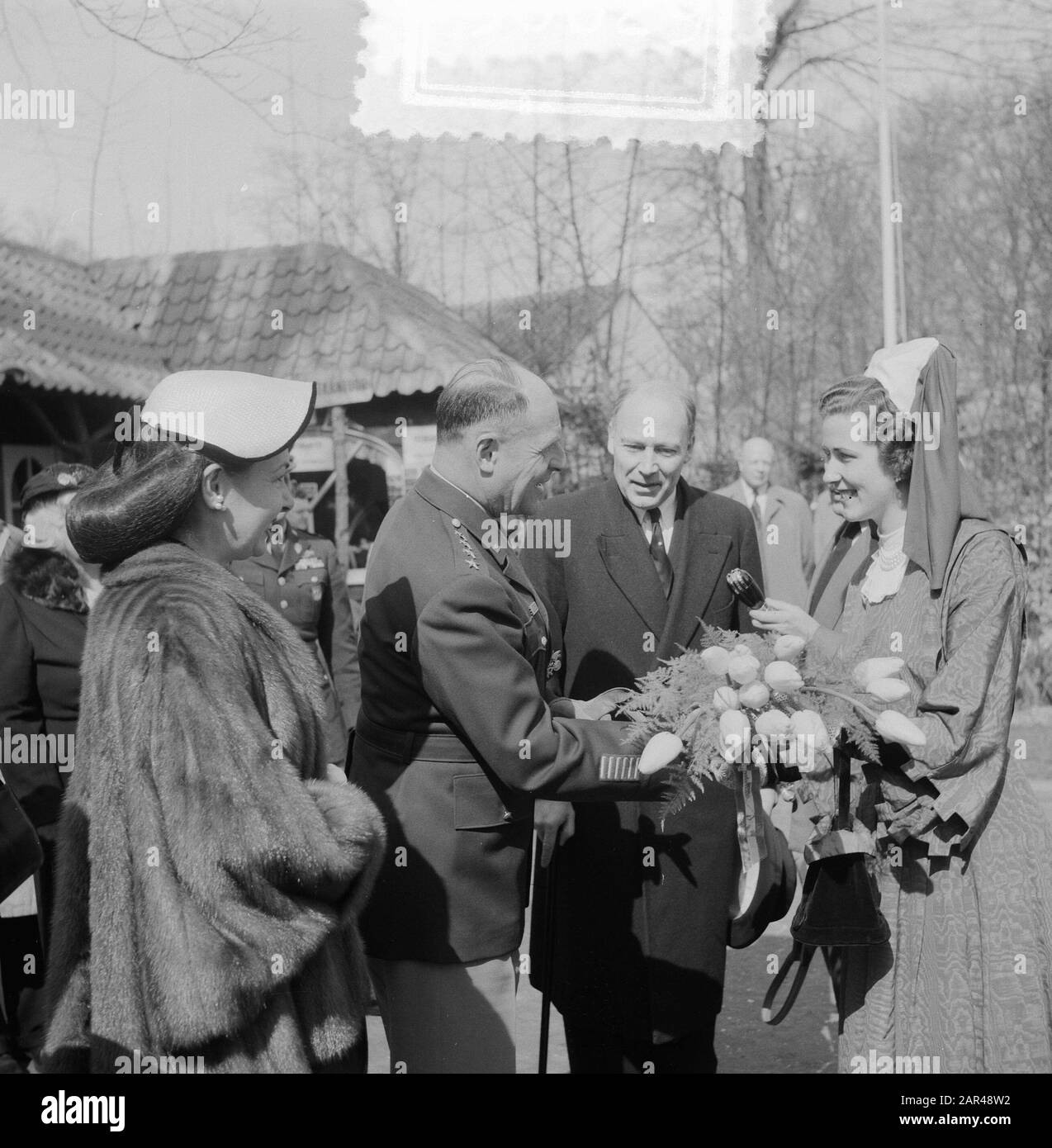 General Ridgway visits Keukenhof Date: 14 April 1953 Location: Lisse ...