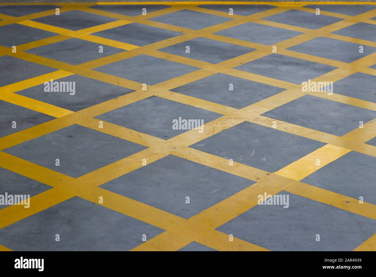 Yellow line on road stripes hi-res stock photography and images - Alamy